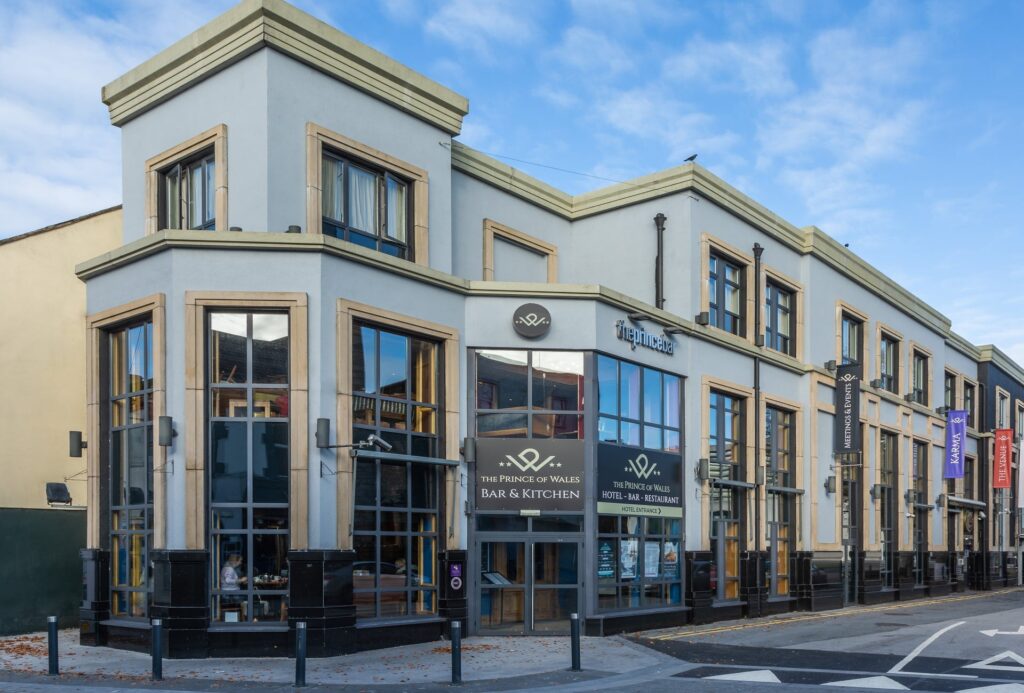 The Prince Bar at The Prince of Wales Hotel – Éire X