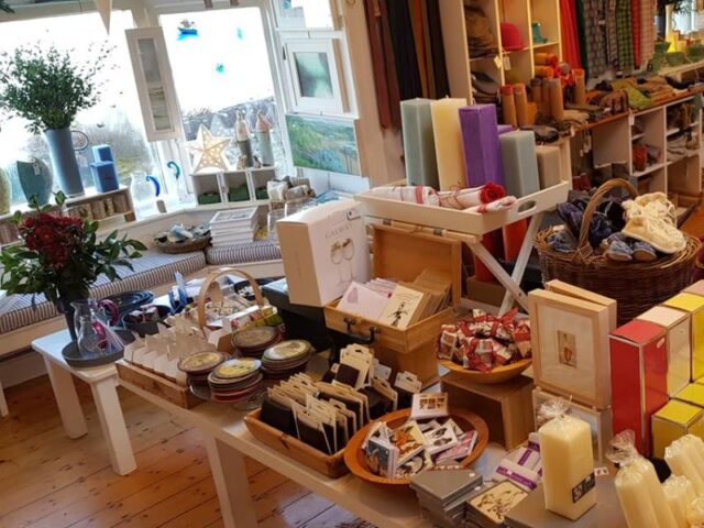Ardmore Pottery Gallery Shop – Éire X