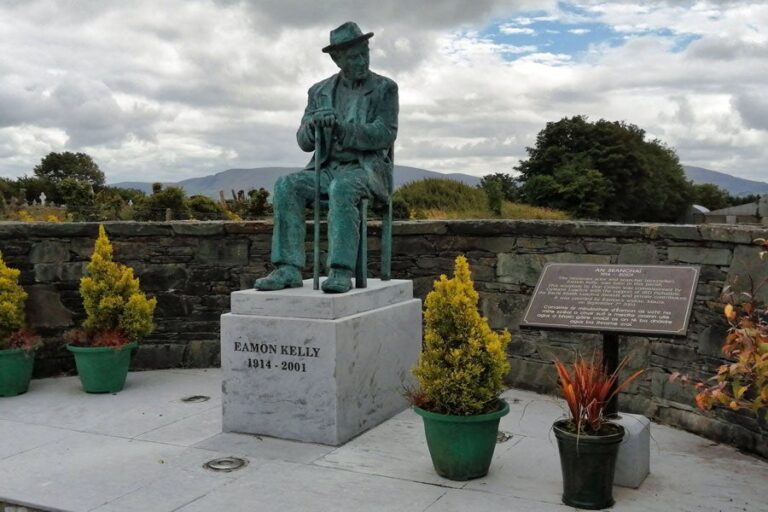 Eamon Kelly Memorial Statue – Éire X