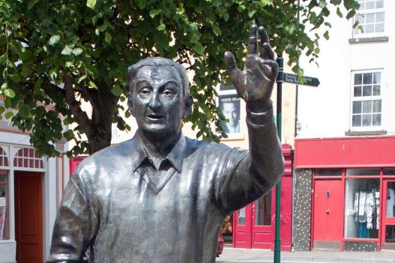 Statue of John B. Keane – Éire X
